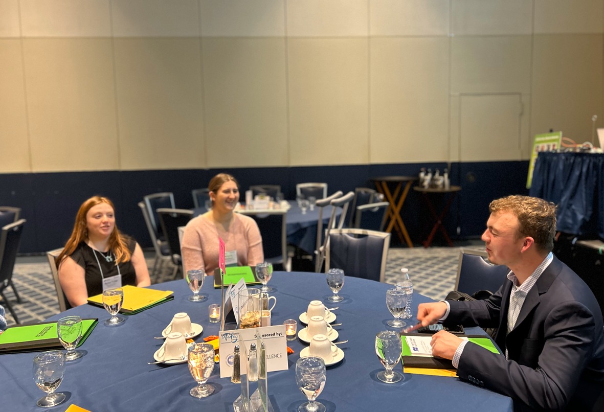 Young Dairy Professionals Recognized With Scholarships at Dairy Summit ...